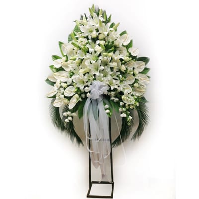Standing Spray with Ribbon: Order Flowers Online | Interflora India ...